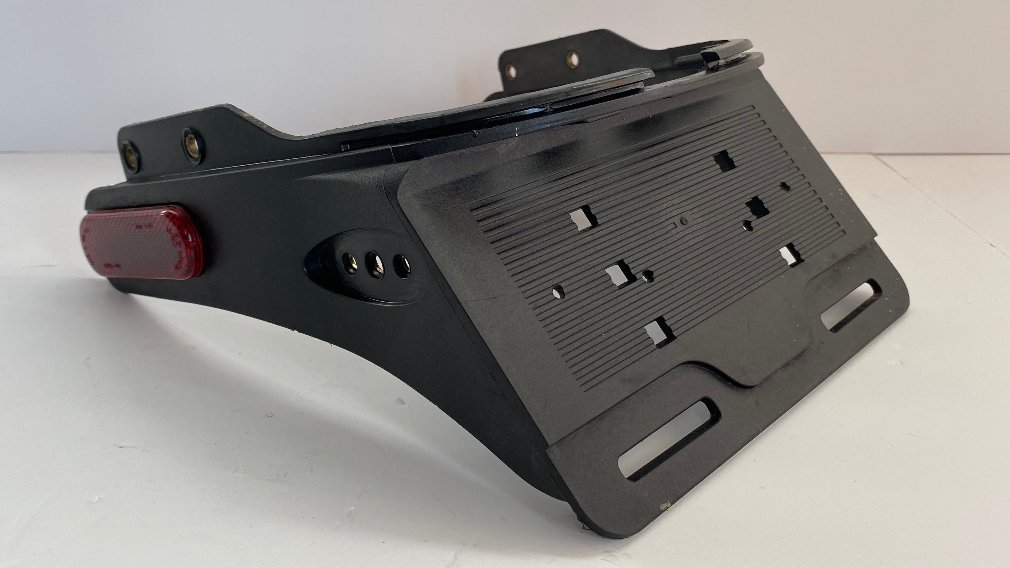 Support de plaque d'immatriculation VRSC Harley Davidson REF OEM 69051 ...